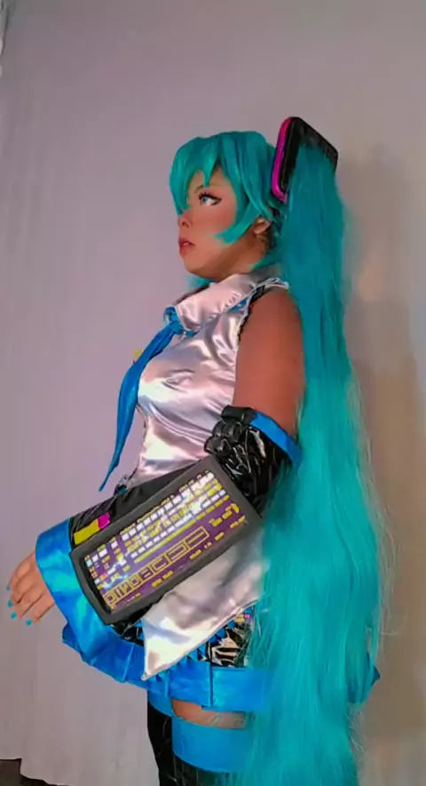 mia miku cam