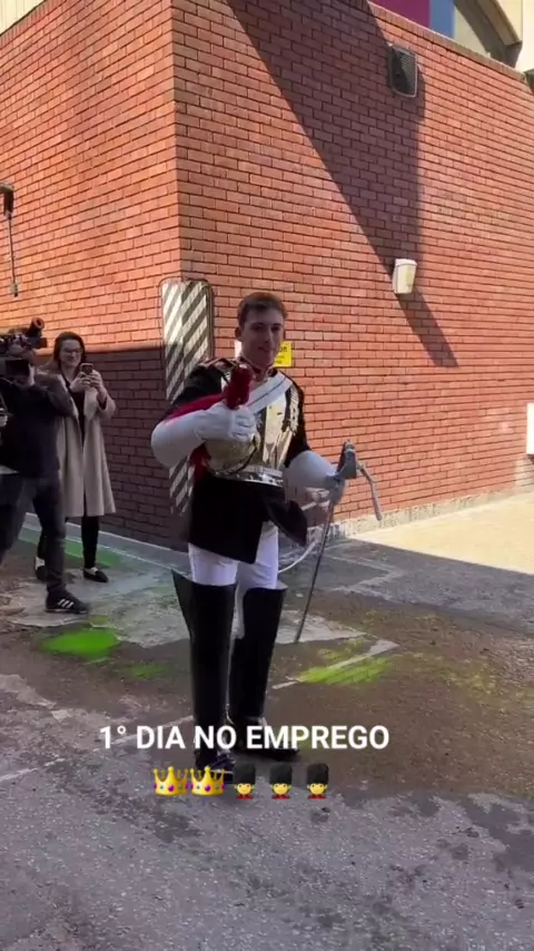 j brito:primeiro dia trabalhando na royal guard👑? ...| Kwai
