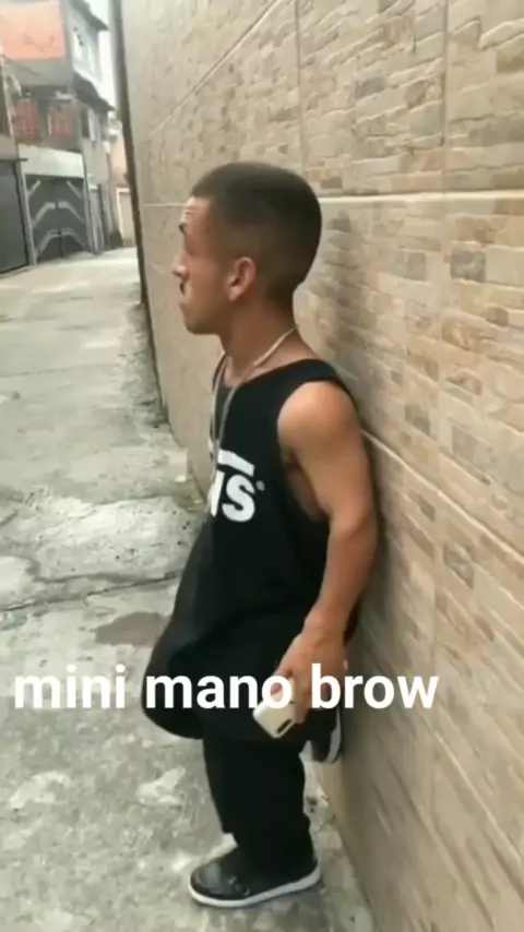 mano apretando billete meme