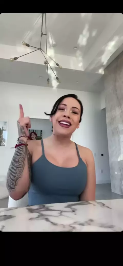 salice rose feet photos | Discover