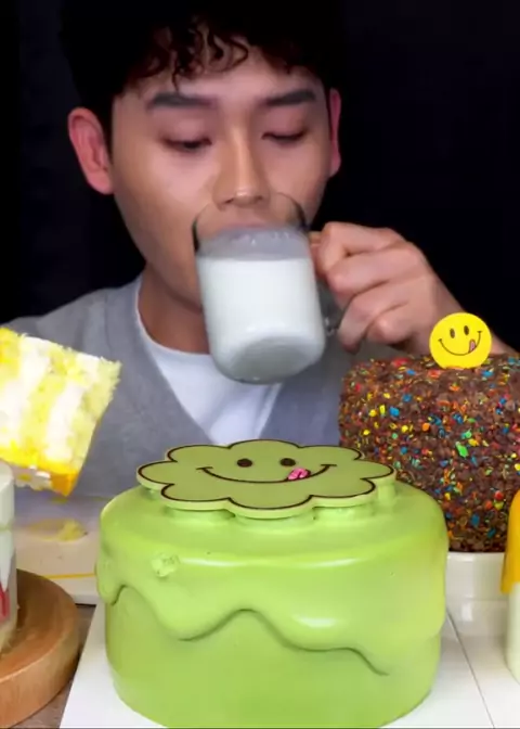 thisvid cake farts