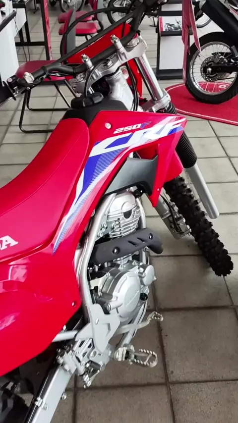 crf 250f 2025 vai mudar
