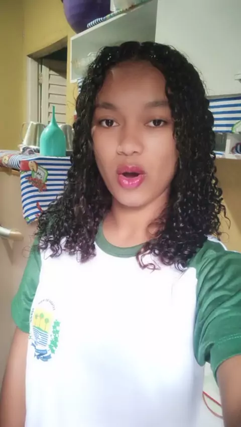 amanda vitoria estrela do kwai:oi